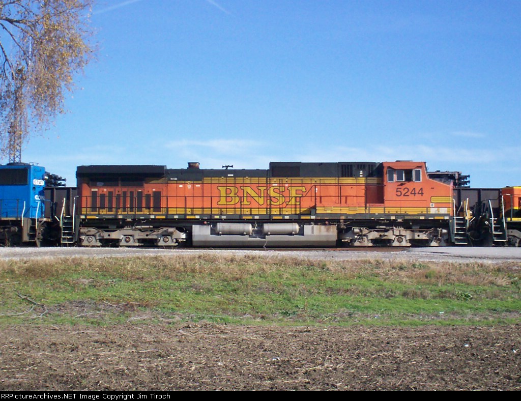 BNSF 5244